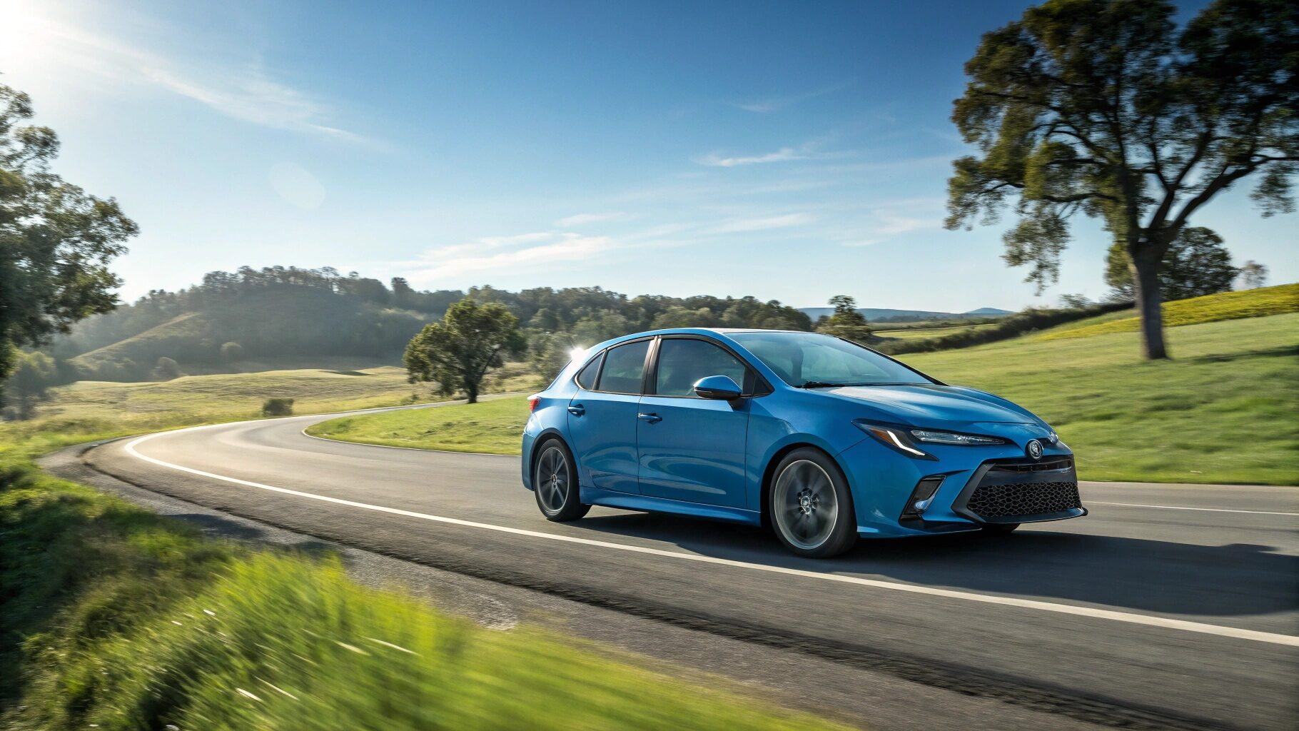 カローラスポーツに乗ってる人の特徴とは？年齢層や評価から見る魅力を徹底解説